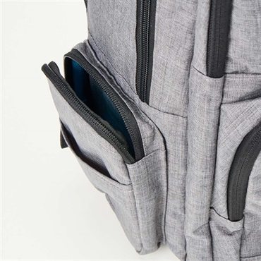 トップバリュ(TOPVALU) 15ポケットはっ水リュック ユニセックス | イオンスタイルオンライン 衣料品・暮らしの品をネットでお買物